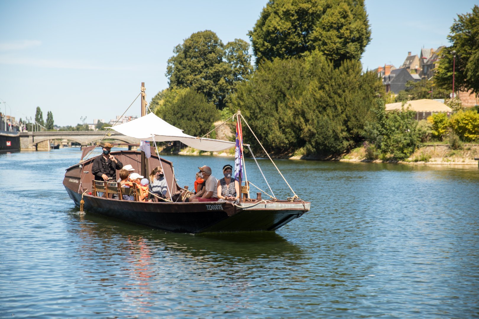 Tour by traditional boat on the Rivers of Western France | Rivières de ...